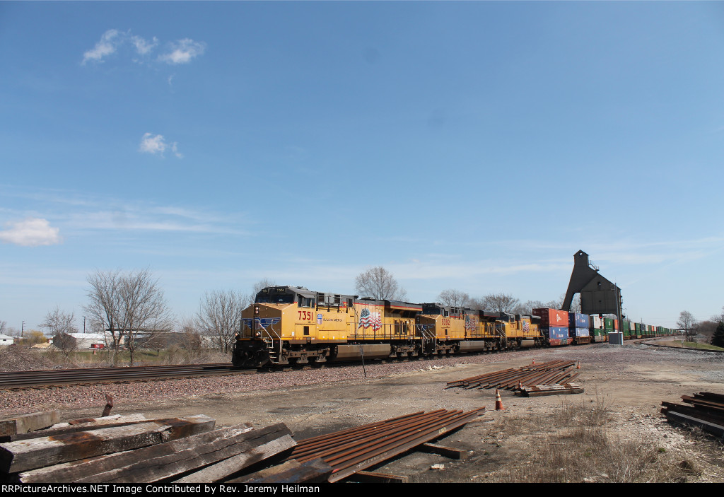 UP 7351 & others (2)